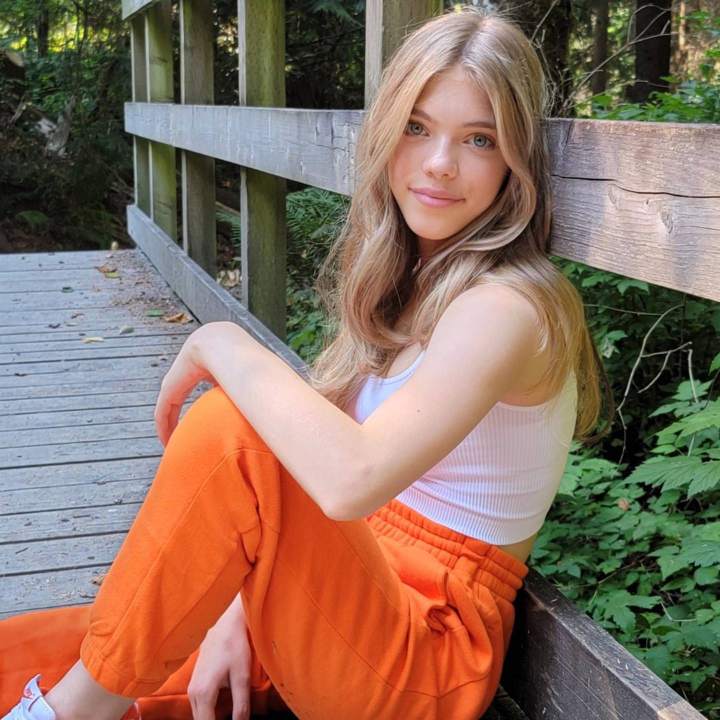 Elle McKinnon - actress - biography, photo, best movies and TV shows
