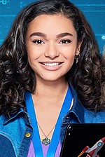 Cast - The Expanding Universe of Ashley Garcia (2020)