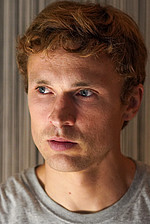 Cast - On the Line (2022)