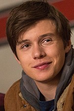 Cast - The 5th Wave (2016)