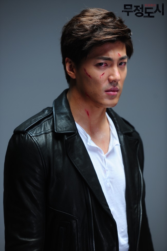 Episode 1 - Cruel City (1 series - S01E01)