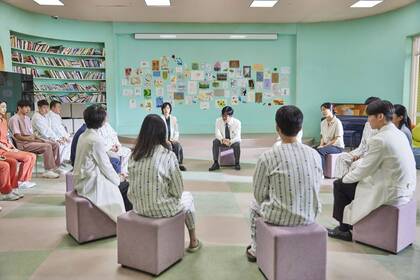 И солнце снова взойдет (сериал, 2023 – ...)