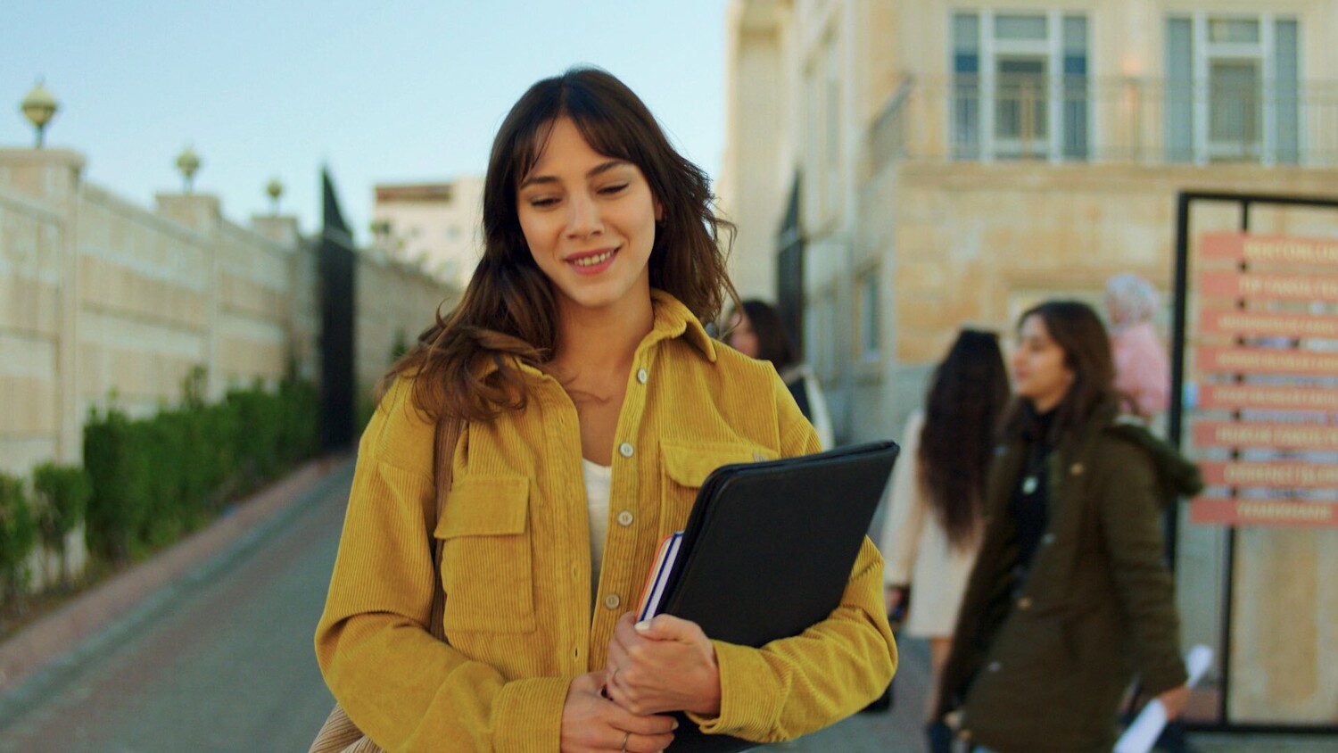 Далеке місто (серіал, 2024 – ...)