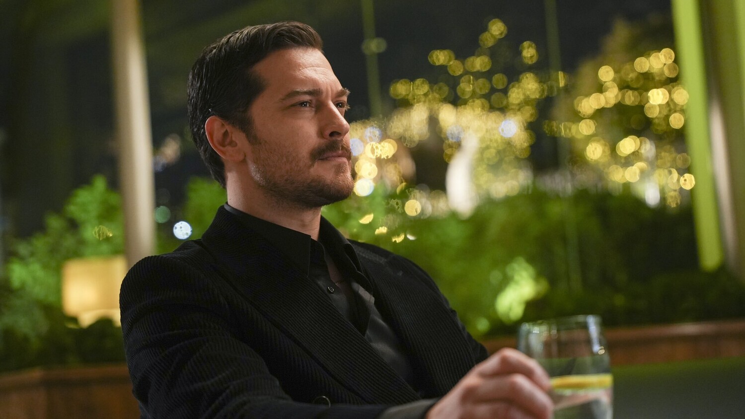 Esref Rüya (series, 2025 – ...)