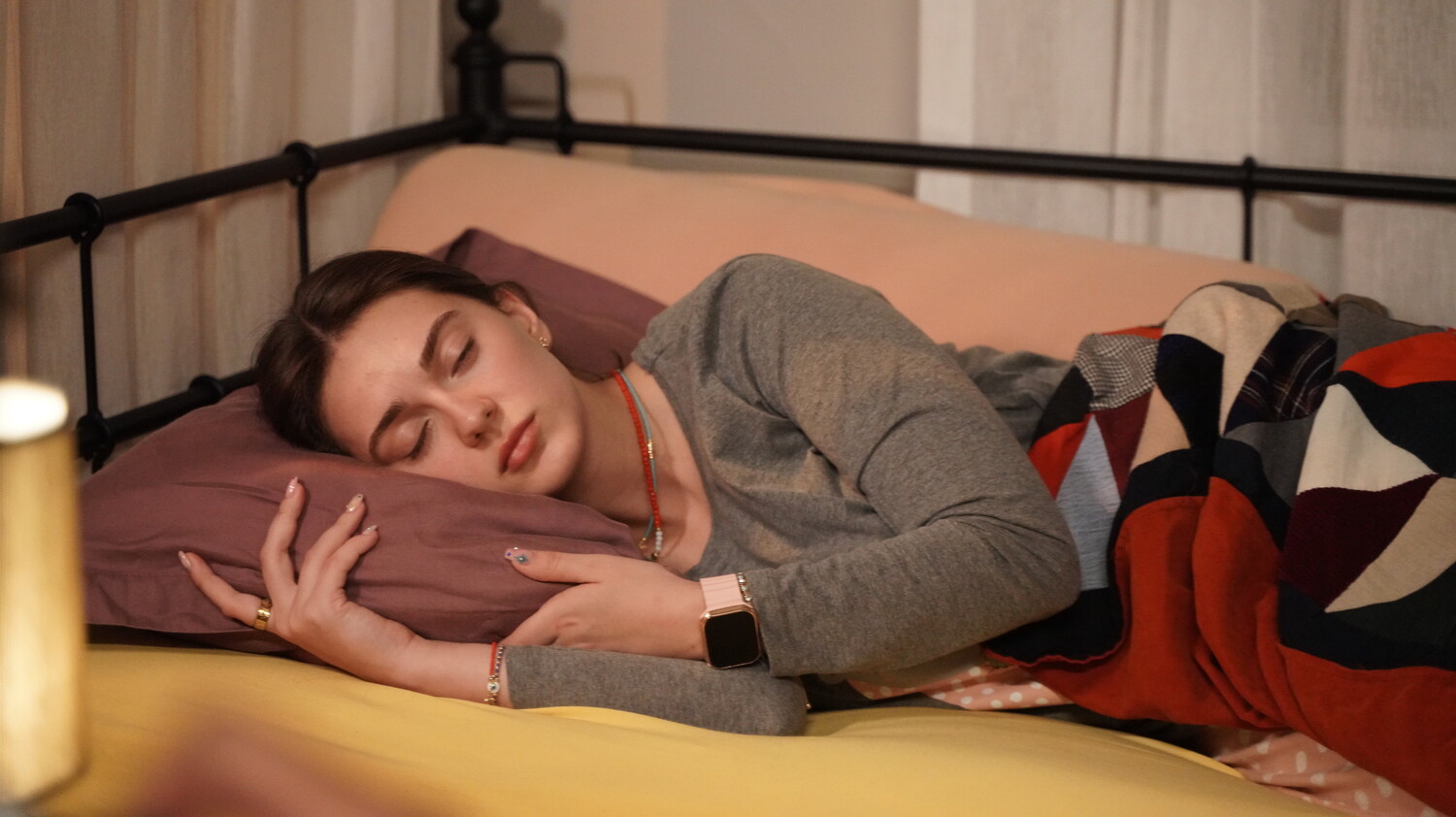 Hilos de vida (series, 2025 – ...)