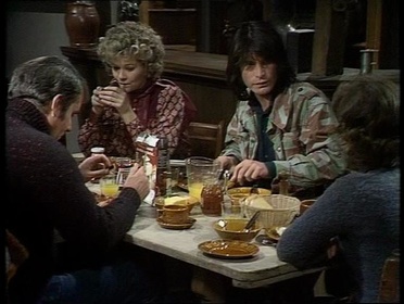 Suzanne Neve - actress - biography, photo, best movies and TV shows