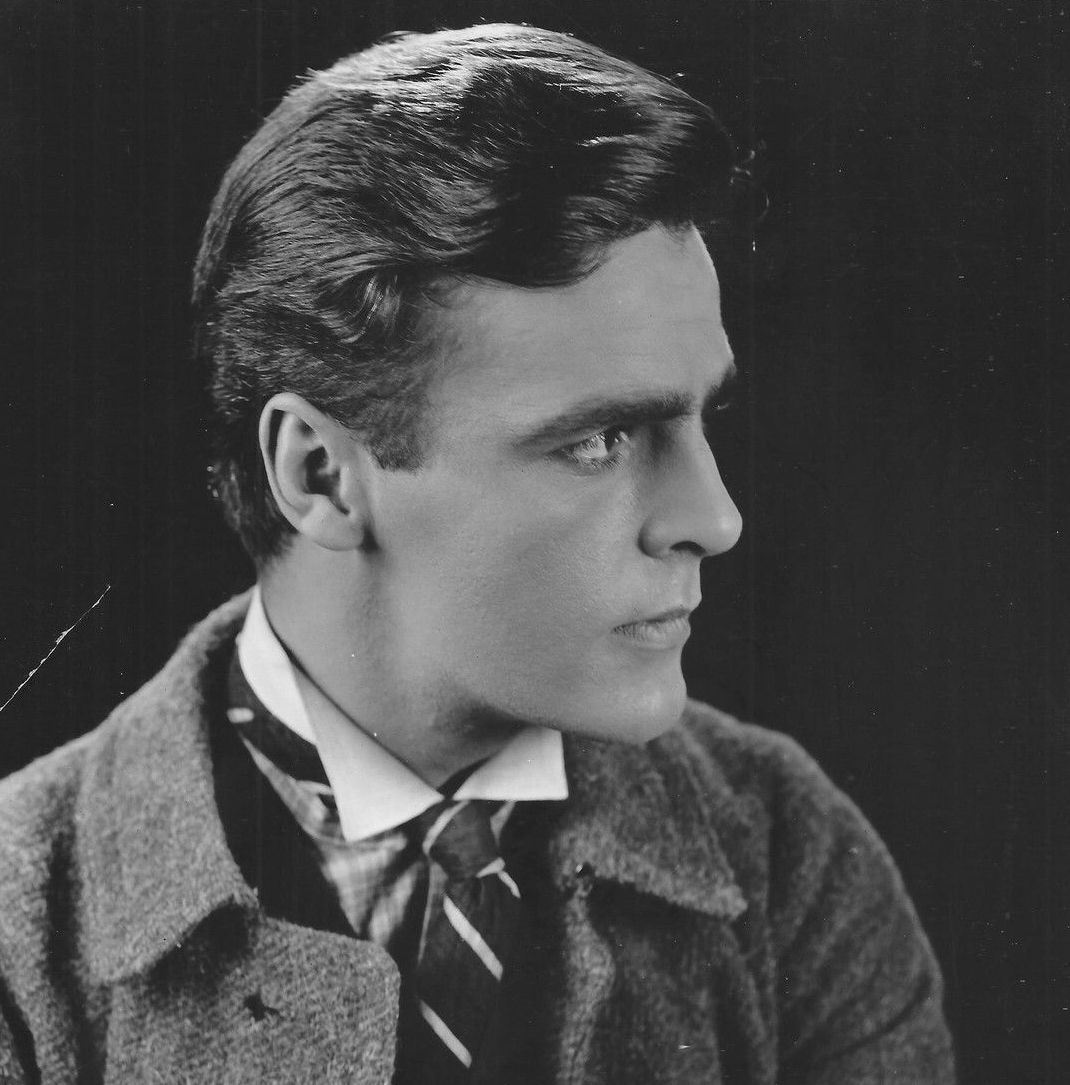 Neil Hamilton - actor - biography, photo, best movies and TV shows