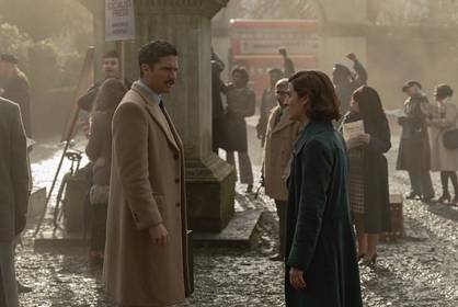 Emma Paetz - actress, writer, producer