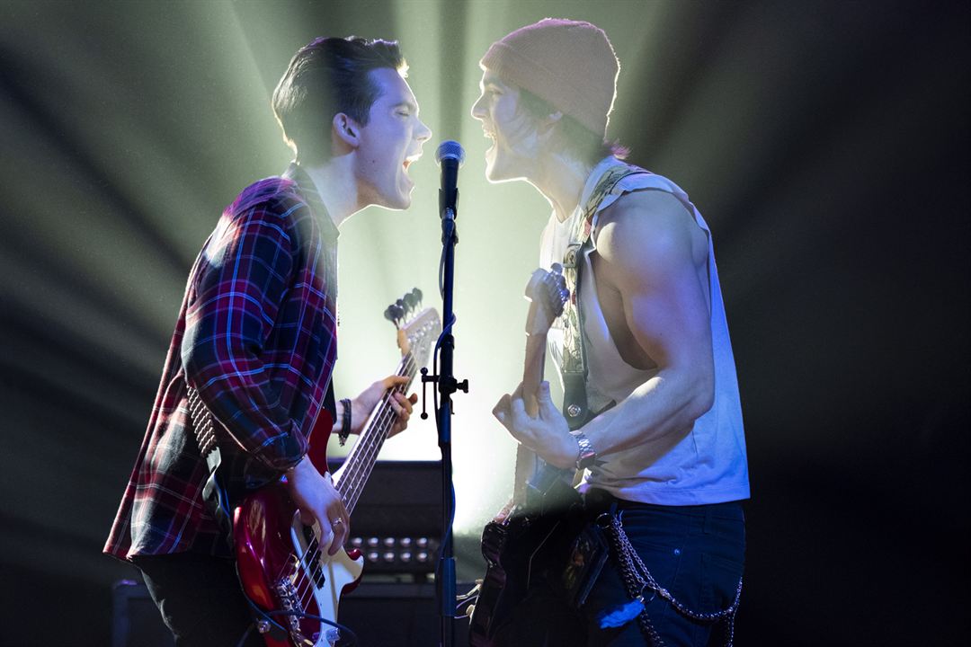 Charlie Gillespie - actor - biography, photo, best movies and TV shows