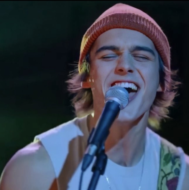 Charlie Gillespie - actor - biography, photo, best movies and TV shows