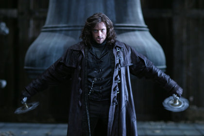 Stills - Van Helsing