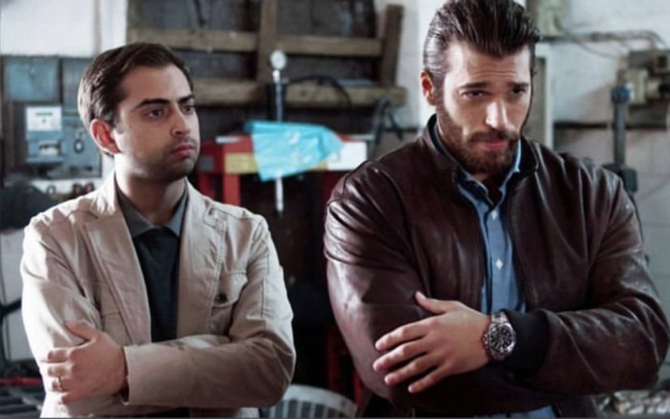 Viola (series, 2022 – ...)