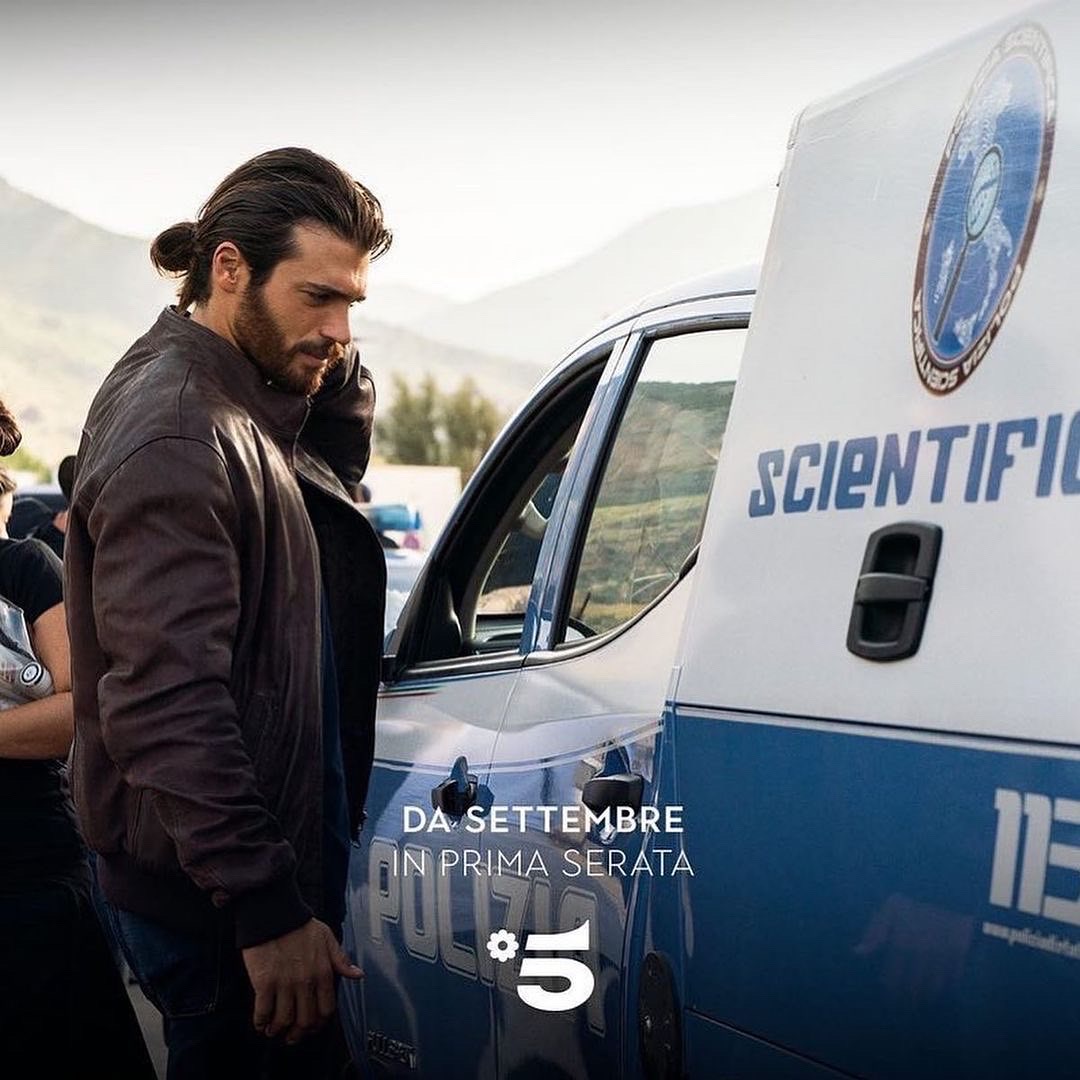 Viola (series, 2022 – ...)