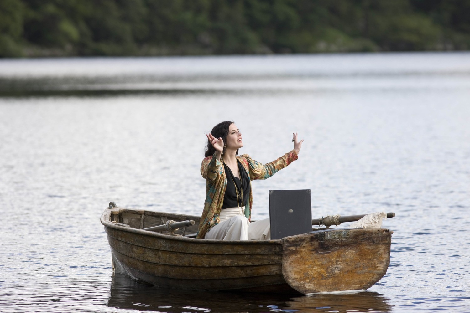 Cracks (movie, 2009)