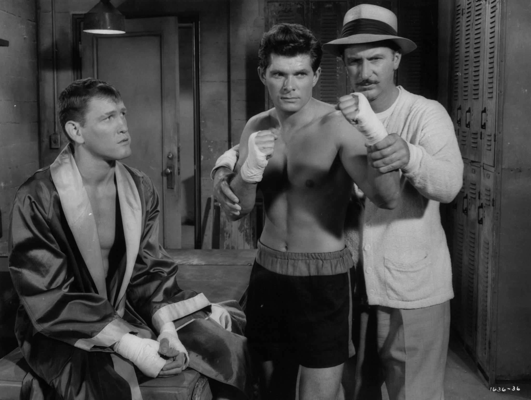 Dewey Martin - actor - biography, photo, best movies and TV shows
