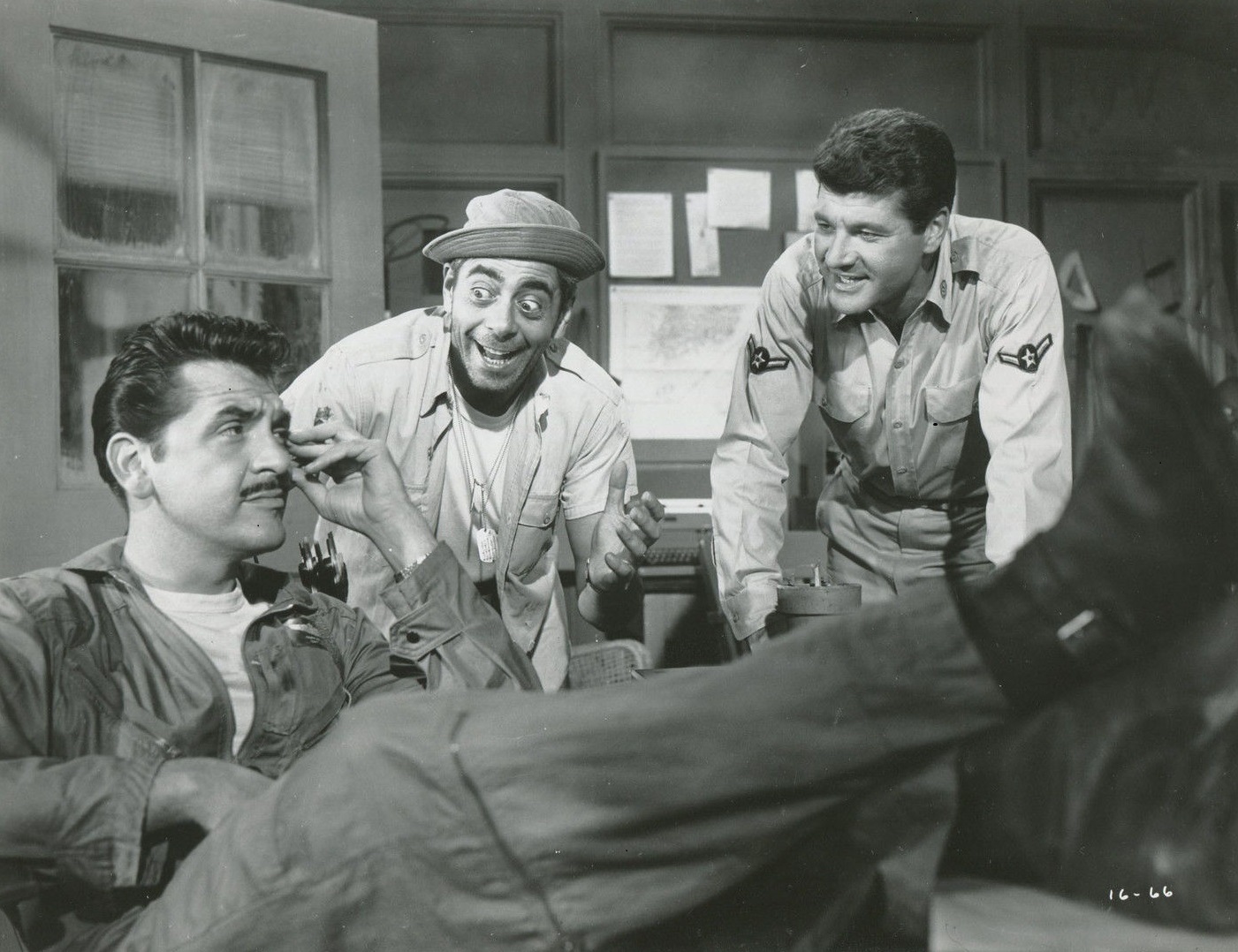 Robert Strauss - actor - biography, photo, best movies and TV shows