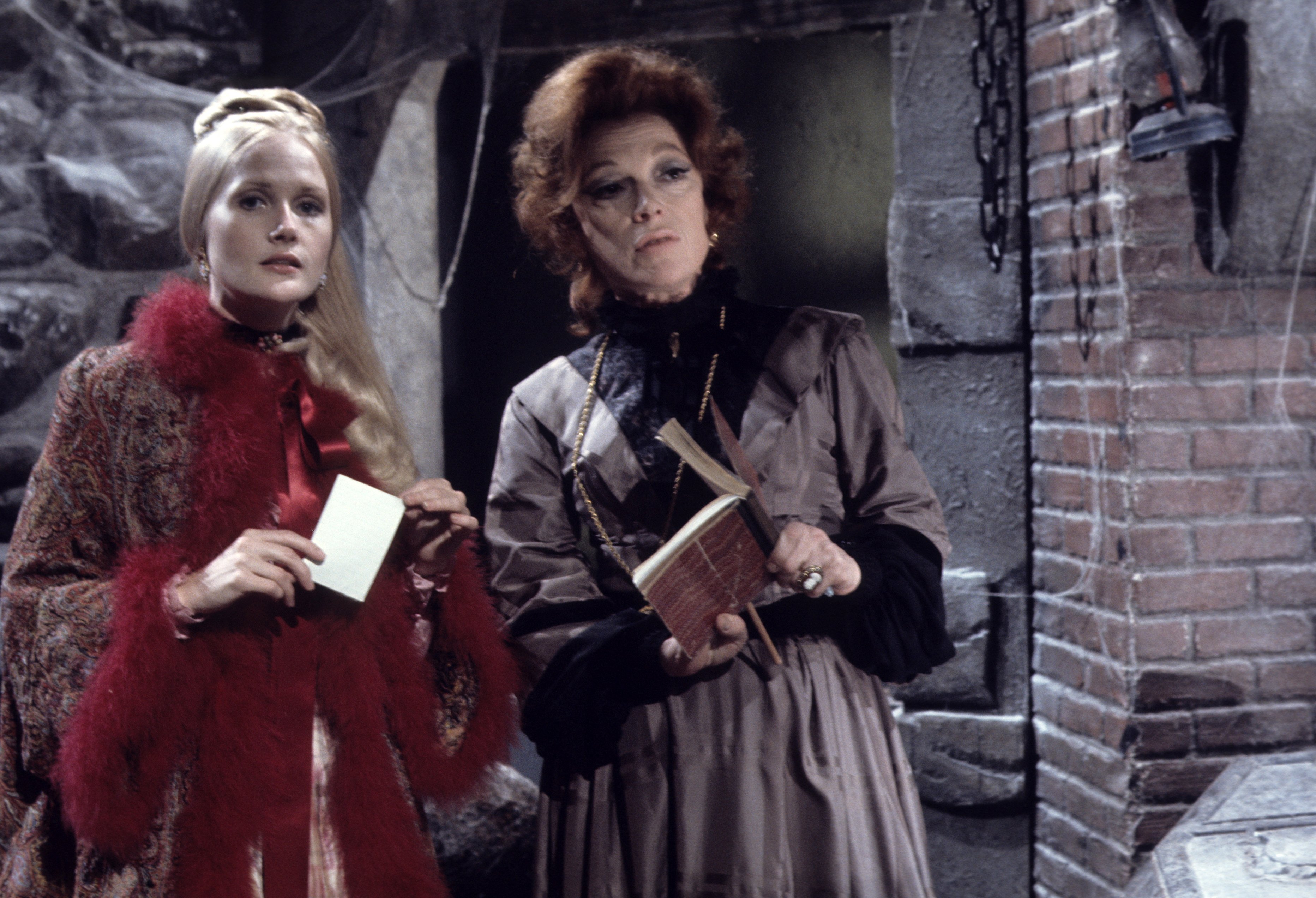 Grayson Hall - actress - biography, photo, best movies and TV shows