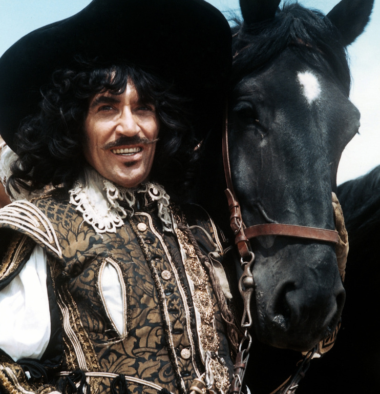 Frank Finlay - actor - biography, photo, best movies and TV shows