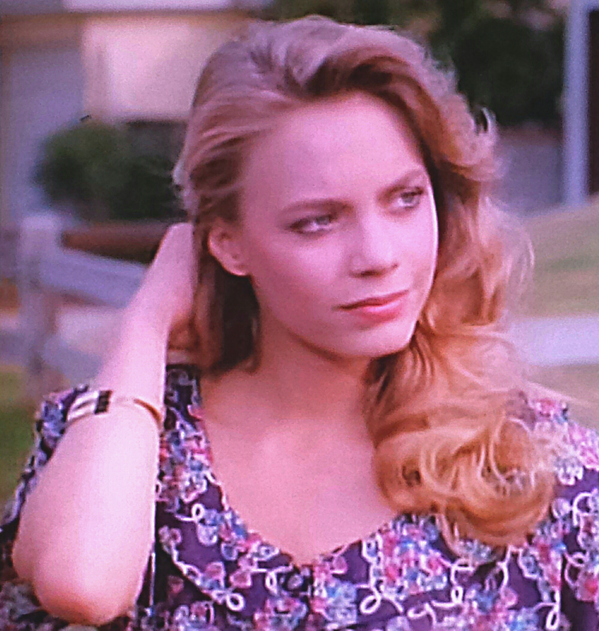 Holly Sampson - actress - biography, photo, best movies and TV shows