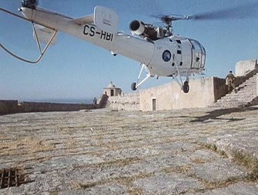 Stills - Caged Women - 679x512