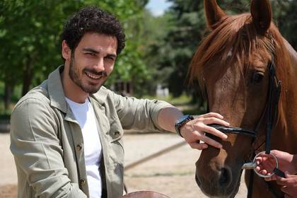 Сказка о розе (сериал, 2022)