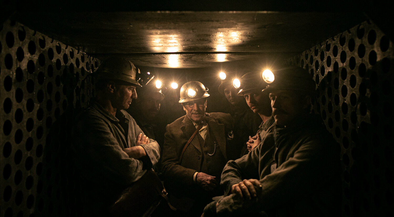 Спуск у прірву (фільм, 2023)