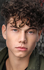 Cast - Julie and the Phantoms (2020)