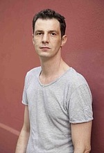 Cast - Kiss of the Dragon (2001)