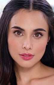 Max Collins - actress - biography, photo, best movies and TV shows
