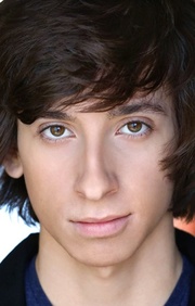 Ник Альварес - актёр, сценарист, продюсер