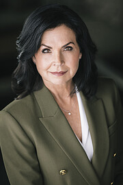 Robyn Bradley - actress - biography, photo, best movies and TV shows