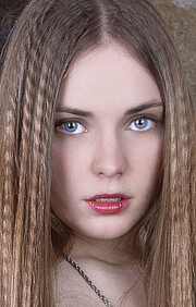 Rebecca Raven's Instagram, Twitter & Facebook on IDCrawl