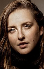 Zoe Mann - actress - biography, photo, best movies and TV shows