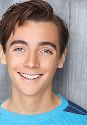 Luke Davis - actor - biography, photo, best movies and TV shows