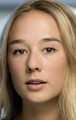 Alba August - actress - biography, photo, best movies and TV shows