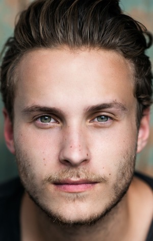 Nicolas Wolf - Dabingforum.cz