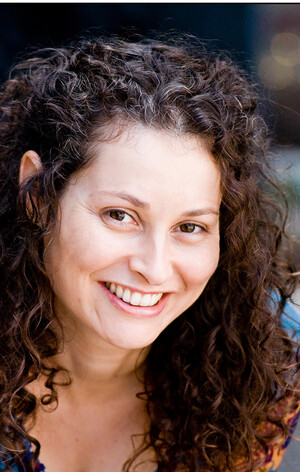 Paula J. Newman - actress, dubbing: english
