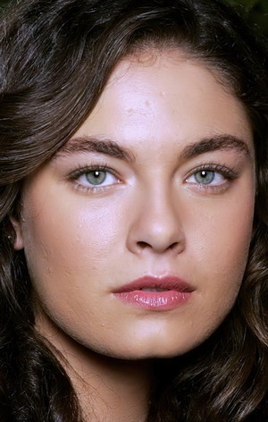 Alexa Davalos - actress - biography, photo, best movies and TV shows
