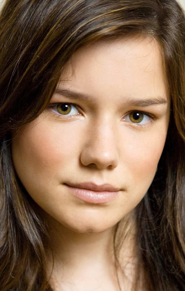 Hanna Mangan Lawrence - actress