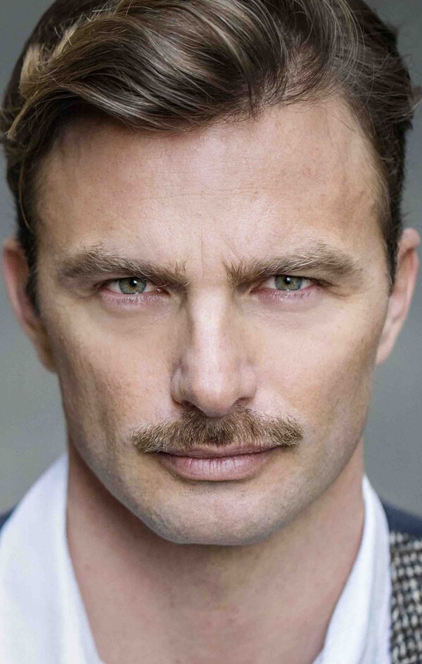 Simon Grechi - actor - biography, photo, best movies and TV shows