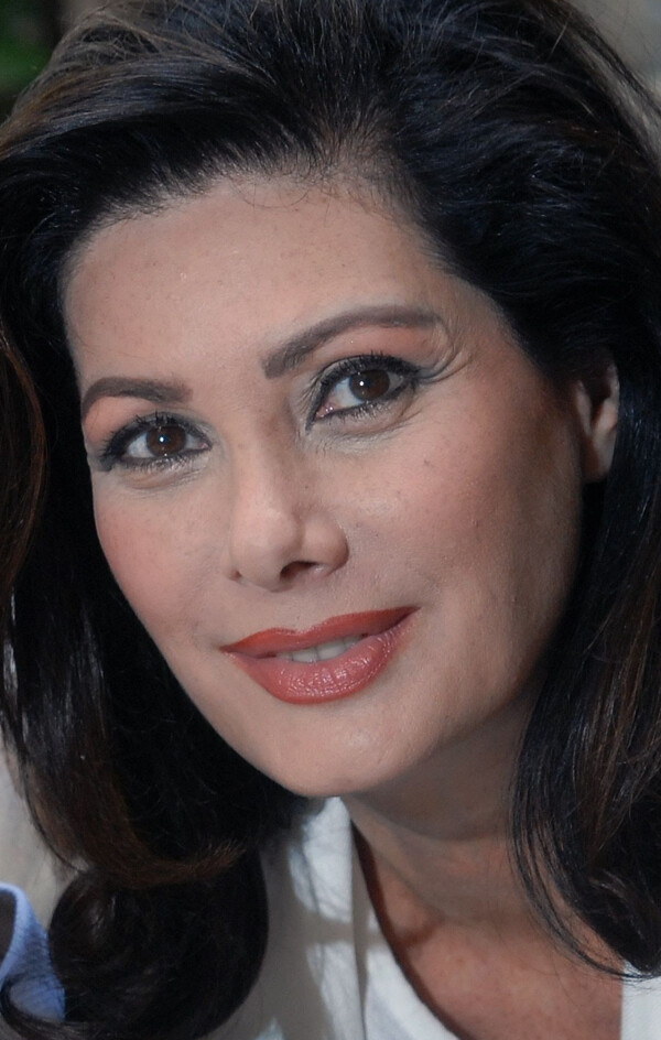 Facts - Edwige Fenech - Wiki: Biography
