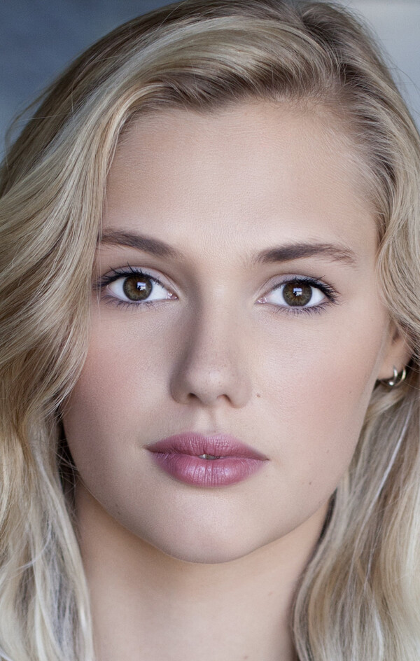 Karis Cameron - actress - biography, photo, best movies and TV shows