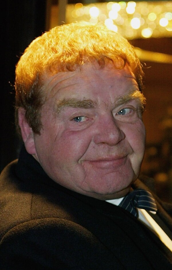 Geoffrey Hughes - actor - biography, photo, best movies and TV shows