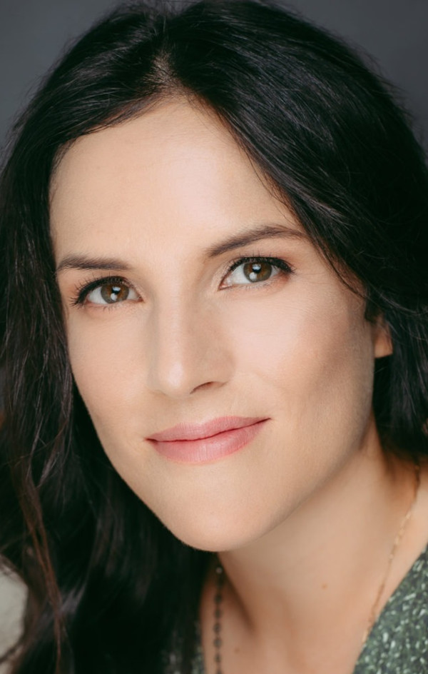 Stephanie Izsak - actress, director, writer, producer