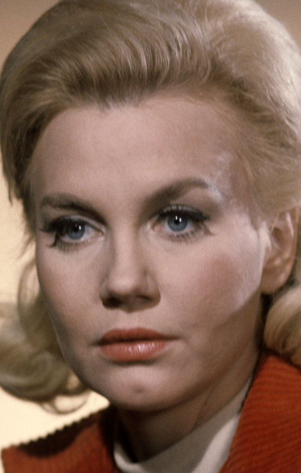 Elizabeth MacRae - actress - biography, photo, best movies and TV shows