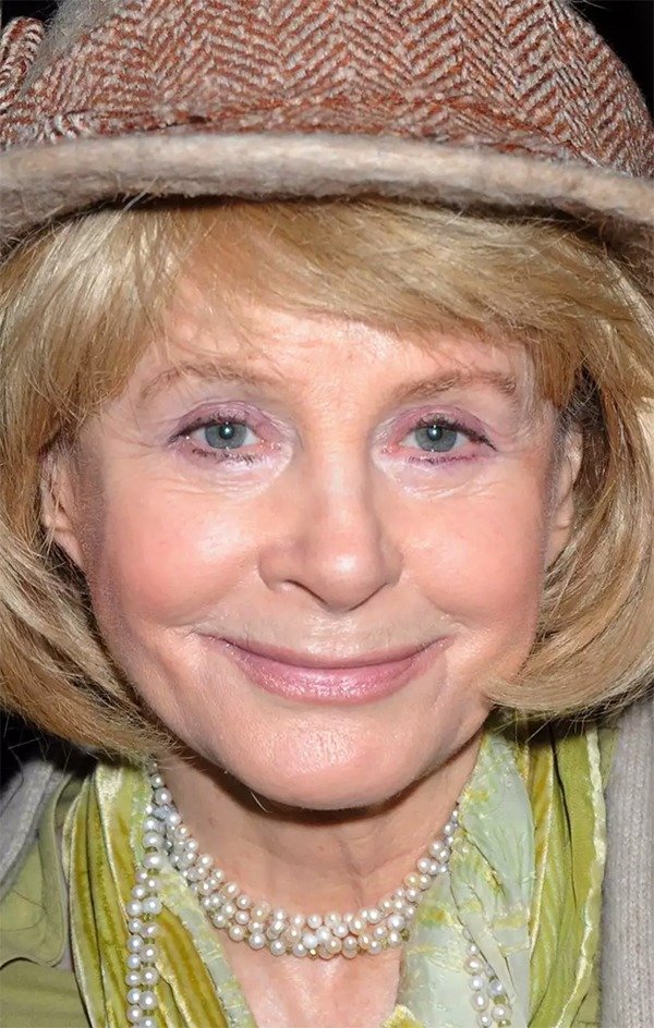 Facts - Sarah Miles - Wiki: Biography