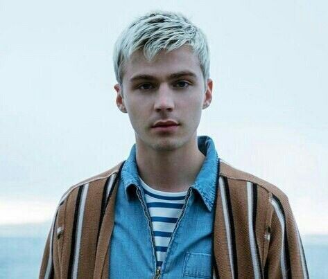 Miles Heizer - actor - biography, photo, best movies and TV shows