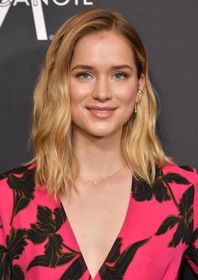 Elizabeth Lail - actress - biography, photo, best movies and TV shows