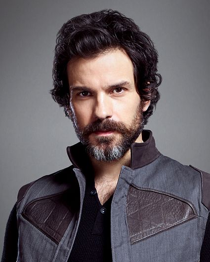 Santiago Cabrera - actor - biography, photo, best movies and TV shows