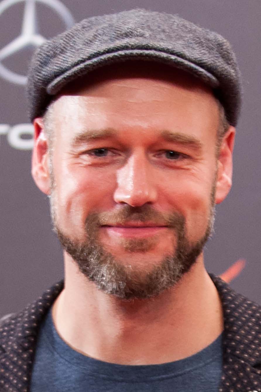 Elliot Cowan - actor, director, writer, producer